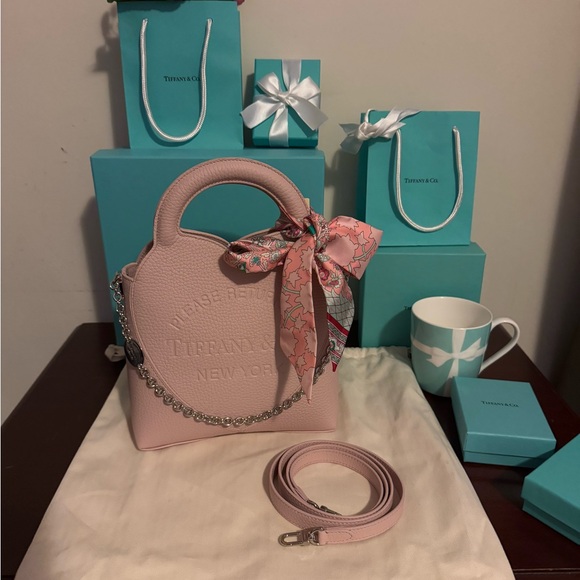 Tiffany & Co. | Bags | Tiffany Co Pink Return To Tiffany Heart Bag ...